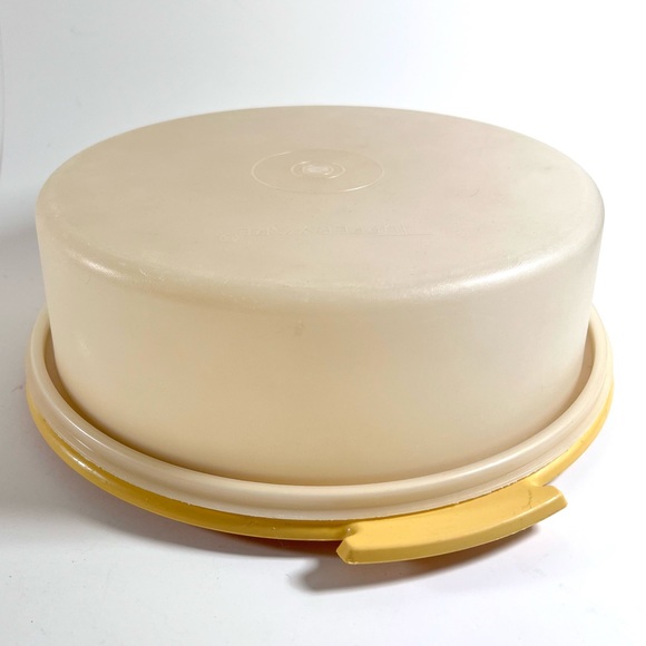 Tupperware | Kitchen | Tupperware Cake Taker Made In Usa | Poshmark